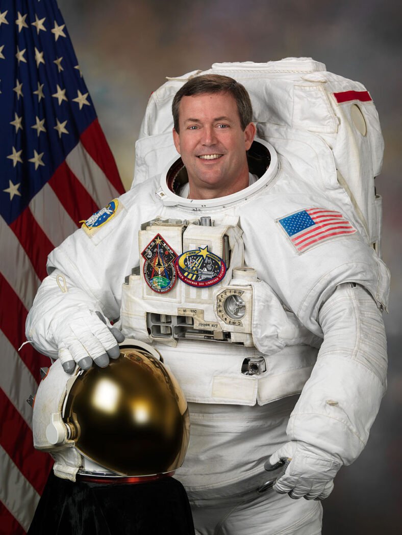How much do astronauts get paid
